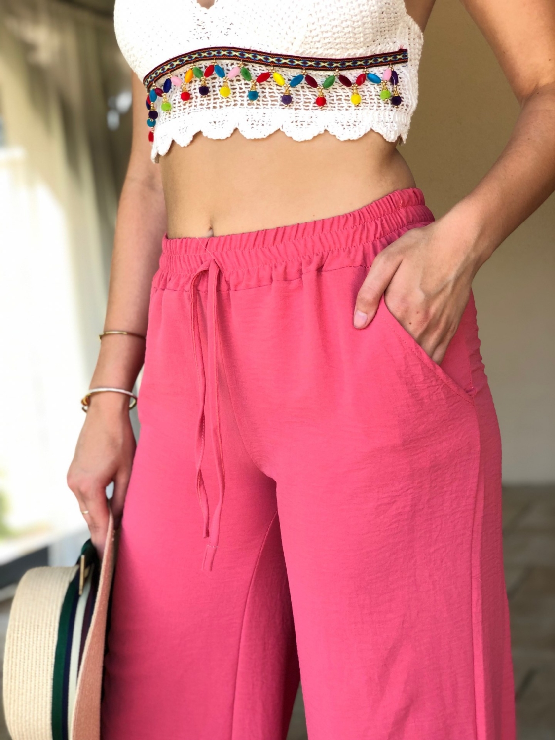 Dámske letné nohavice s gumičkou v páse - korálové - Webmoda.sk